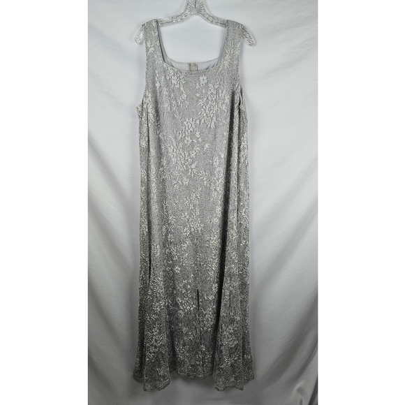 Onyx Nite | Dresses | Onyx Nite Shimmering Silver Metallic Evening ...